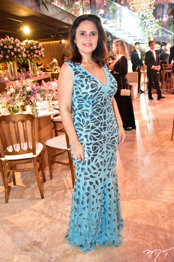 Com apresentação do DJ KVSH, Lyna Machado ganha sofisticada festa de 15 ...