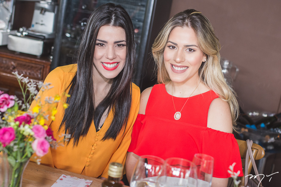 Get-together das poderosas | Almoço animado em comemoração do Dia ...