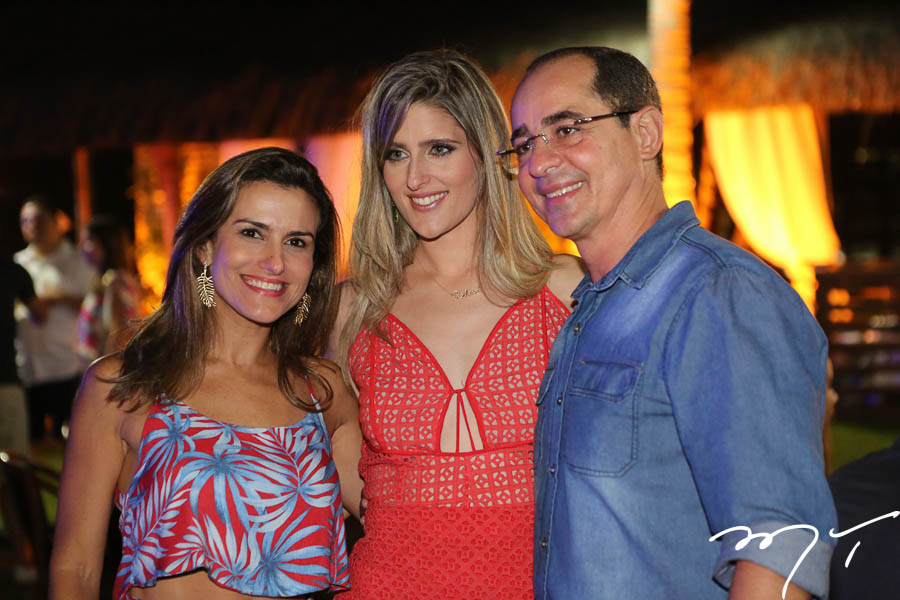 Rebeca Leal comemora aniversário com sunset incrível! - Márcia ...