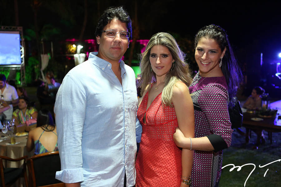 Rebeca Leal comemora aniversário com sunset incrível! - Márcia ...