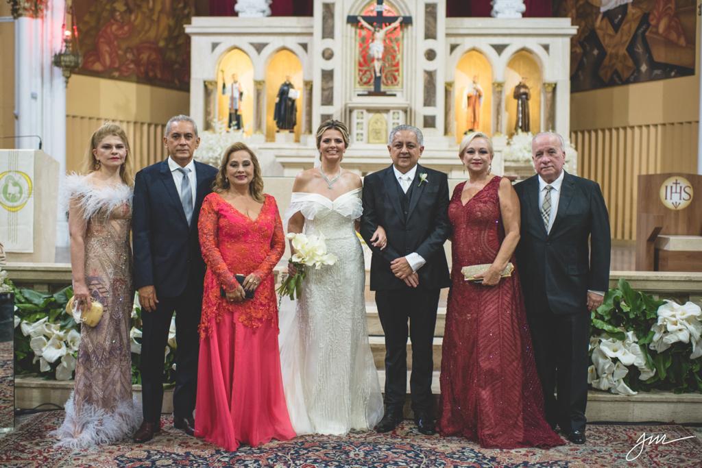 Taís e Adriano Pinto festejam 27 anos de união com cerimônia religiosa