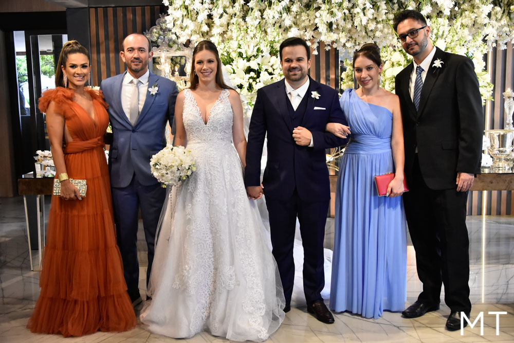 Rafaela Pinati e Igor Aguiar selam união no Seminário da Prainha