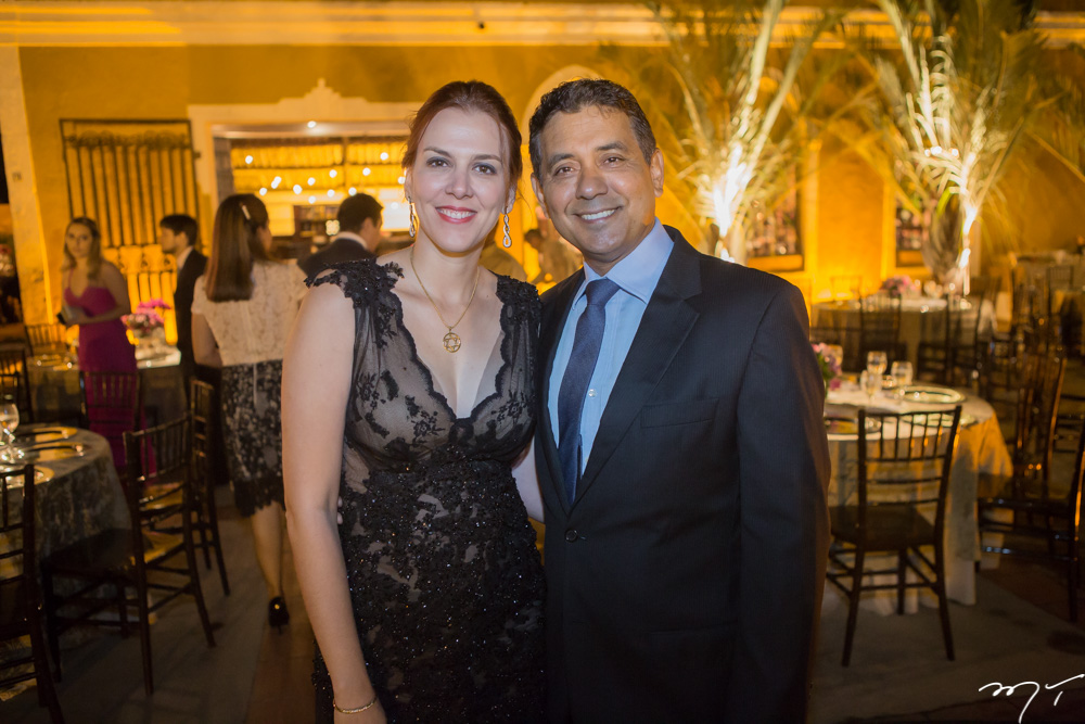 Festa deslumbrante marca o casamento de Thais Cavalcanti e Larry Rabb ...