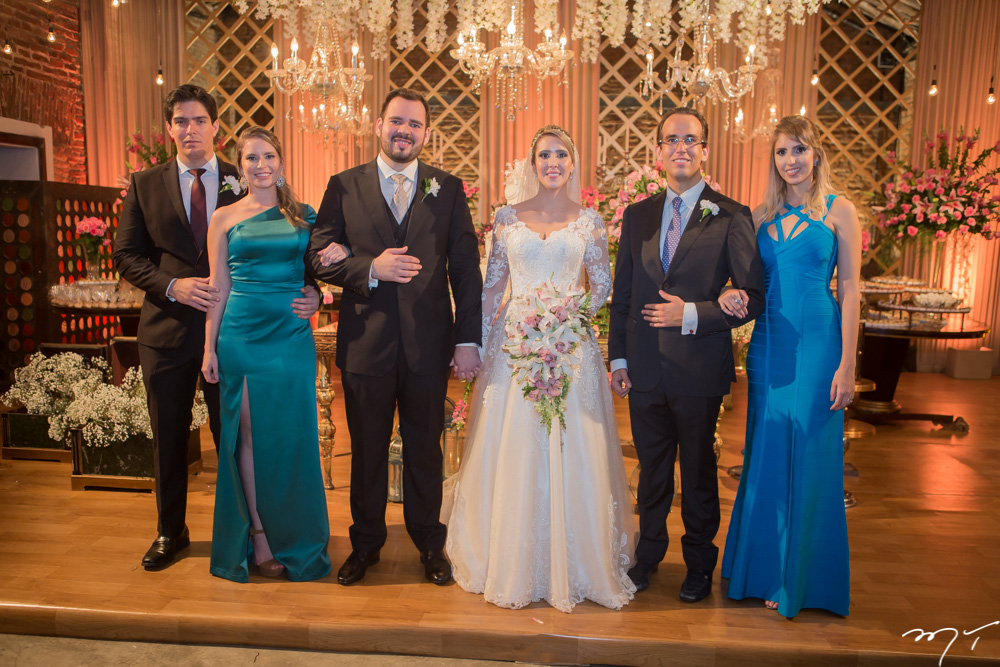 Festa deslumbrante marca o casamento de Thais Cavalcanti e Larry Rabb ...