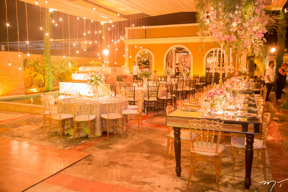 Festa deslumbrante marca o casamento de Thais Cavalcanti e Larry Rabb ...