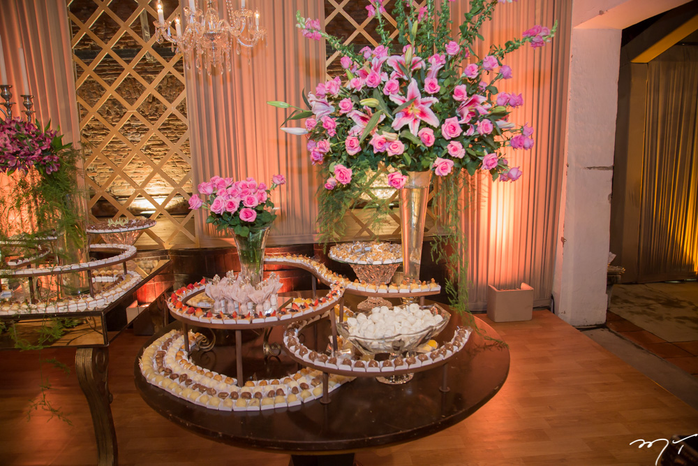 Festa deslumbrante marca o casamento de Thais Cavalcanti e Larry Rabb ...