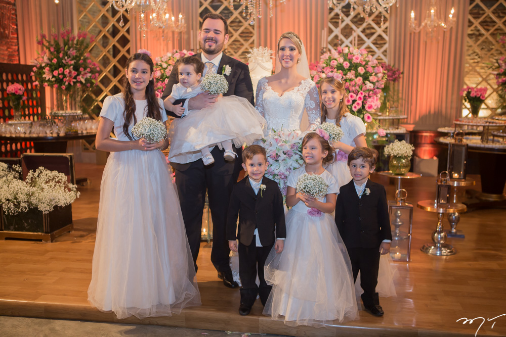 Festa deslumbrante marca o casamento de Thais Cavalcanti e Larry Rabb ...