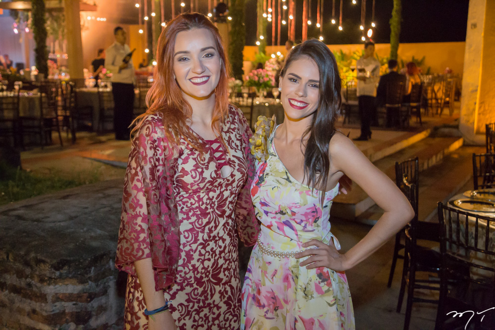 Festa deslumbrante marca o casamento de Thais Cavalcanti e Larry Rabb ...