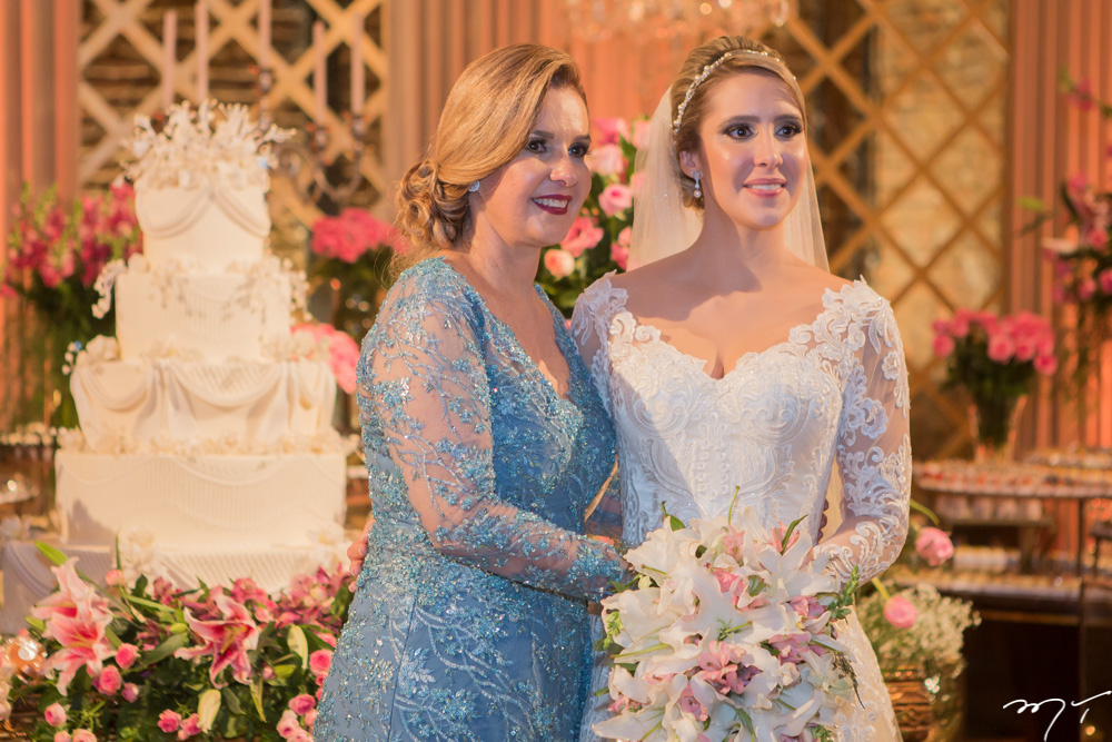 Festa deslumbrante marca o casamento de Thais Cavalcanti e Larry Rabb ...