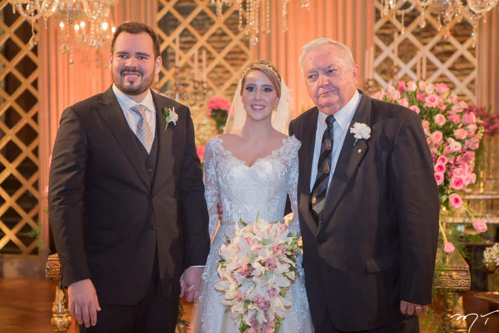 Festa deslumbrante marca o casamento de Thais Cavalcanti e Larry Rabb ...