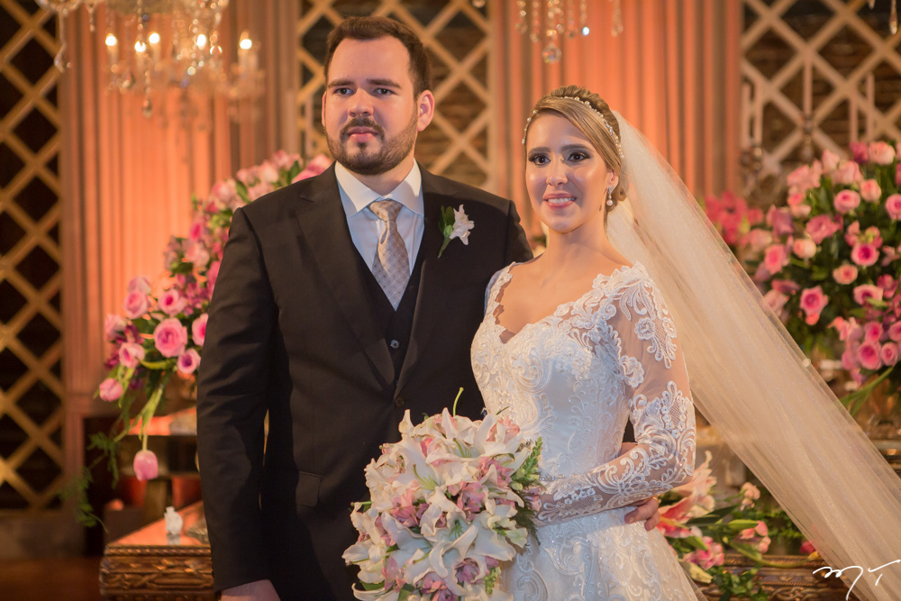 Festa deslumbrante marca o casamento de Thais Cavalcanti e Larry Rabb ...