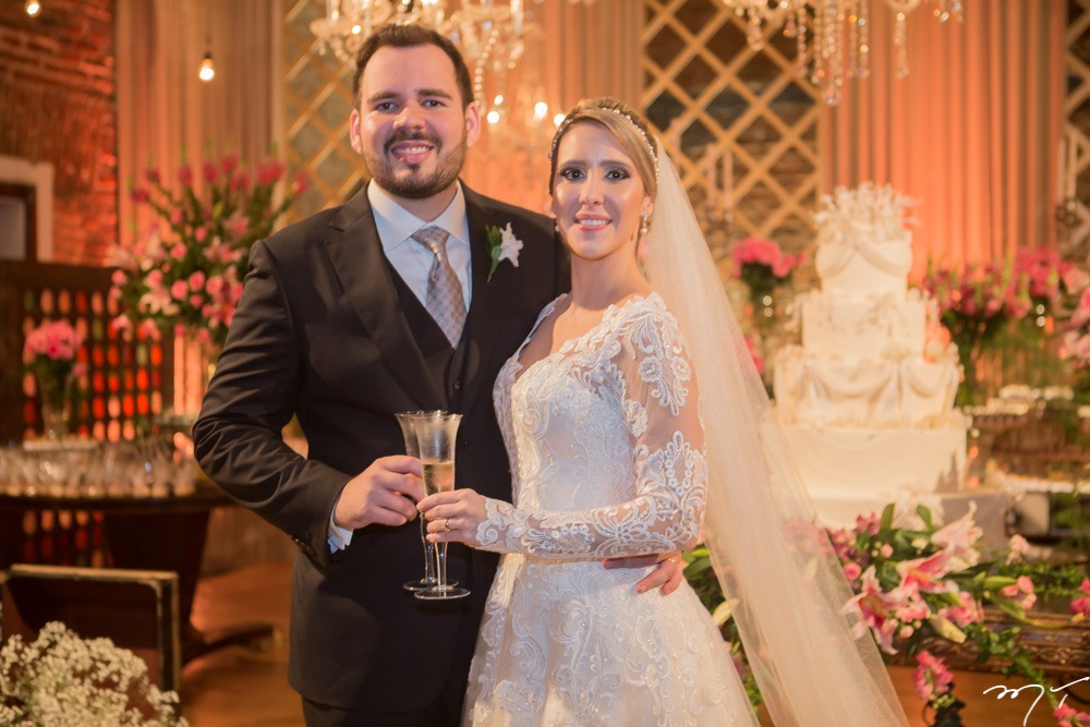 Festa deslumbrante marca o casamento de Thais Cavalcanti e Larry Rabb ...