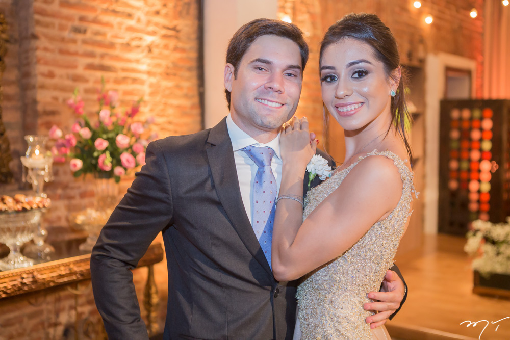 Festa deslumbrante marca o casamento de Thais Cavalcanti e Larry Rabb ...