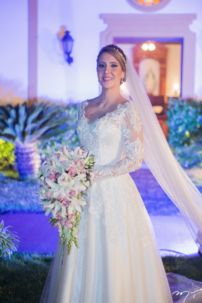Festa deslumbrante marca o casamento de Thais Cavalcanti e Larry Rabb ...