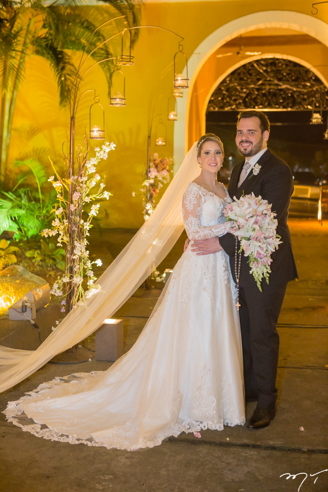 Festa deslumbrante marca o casamento de Thais Cavalcanti e Larry Rabb ...