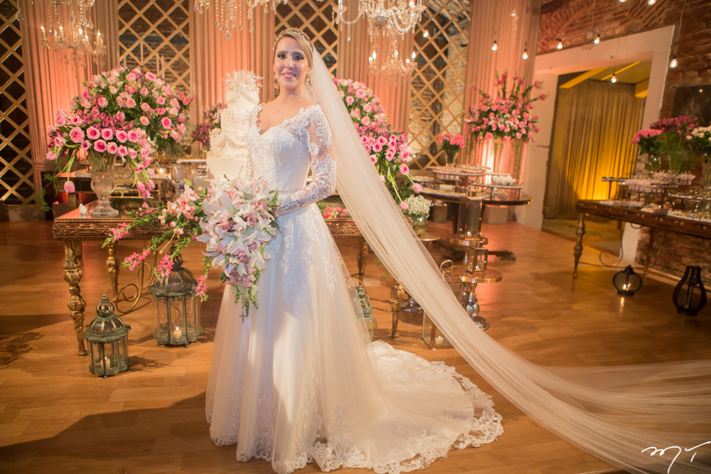 Festa deslumbrante marca o casamento de Thais Cavalcanti e Larry Rabb ...