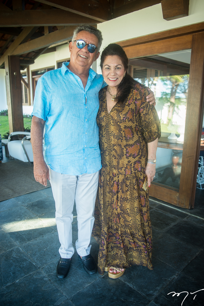 Leonardo e Leandro Vidal celebram aniversário em sunset no Cumbuco