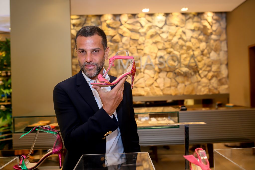 Marca Alexandre Birman lança coleção Resort 2020