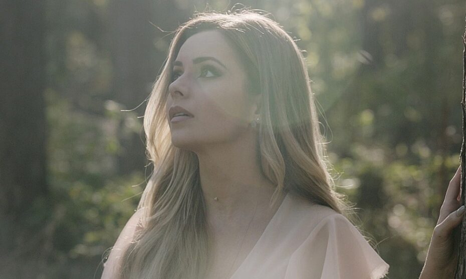 Sandy lança novo EP idealizado na quarentena; veja detalhes