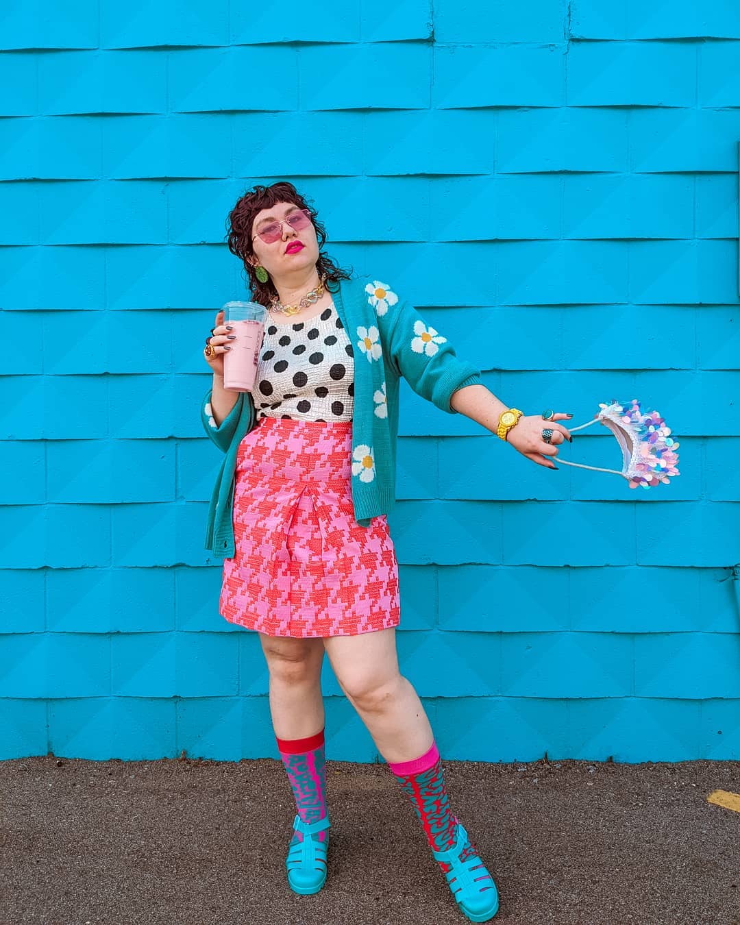 O que é kidcore, tendência que inspira as makes de Jade Picon