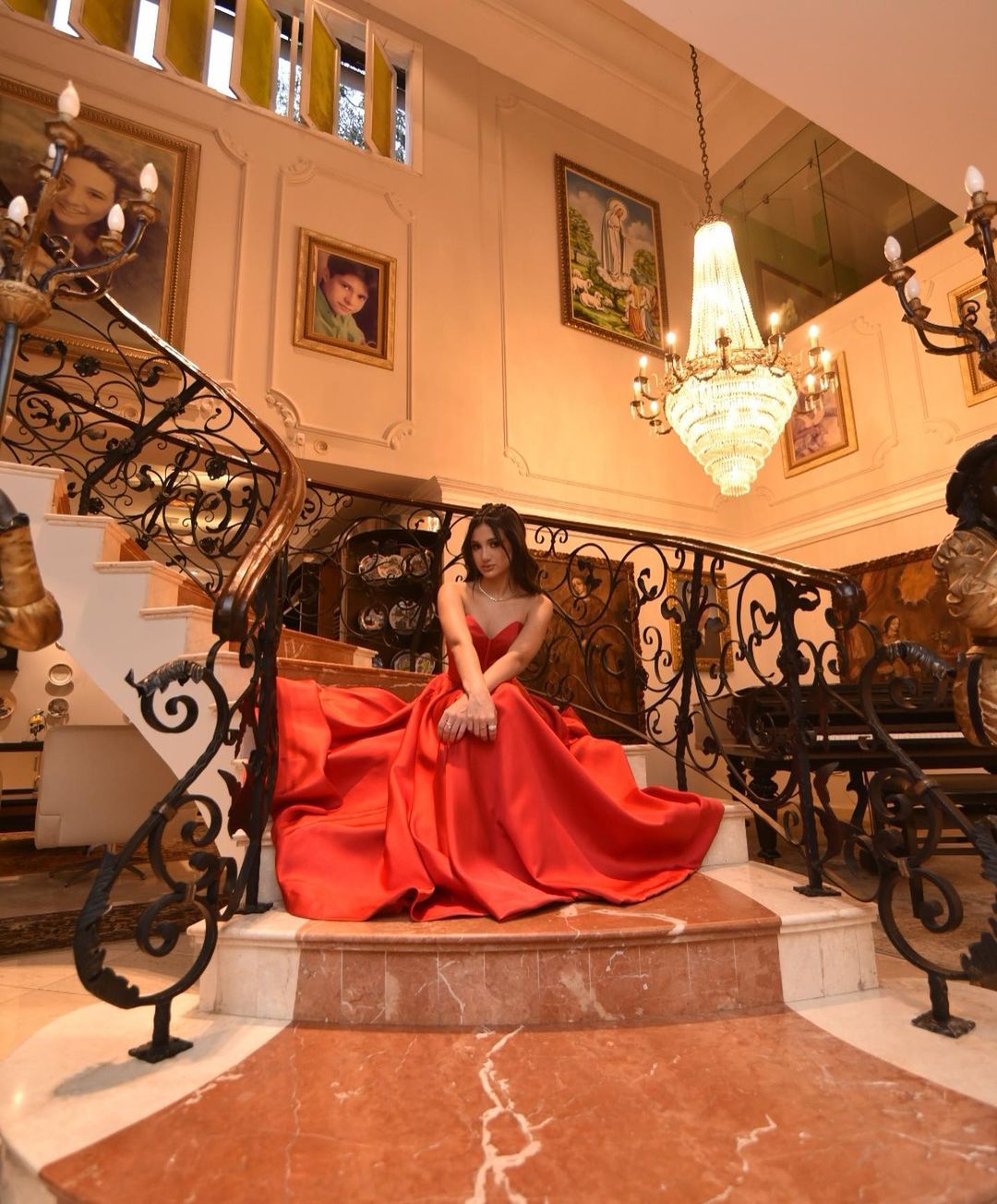 Sofia Valim acumula mais de 450 mil seguidores no TikTok e bomba ao mostrar 'achados' da Shein