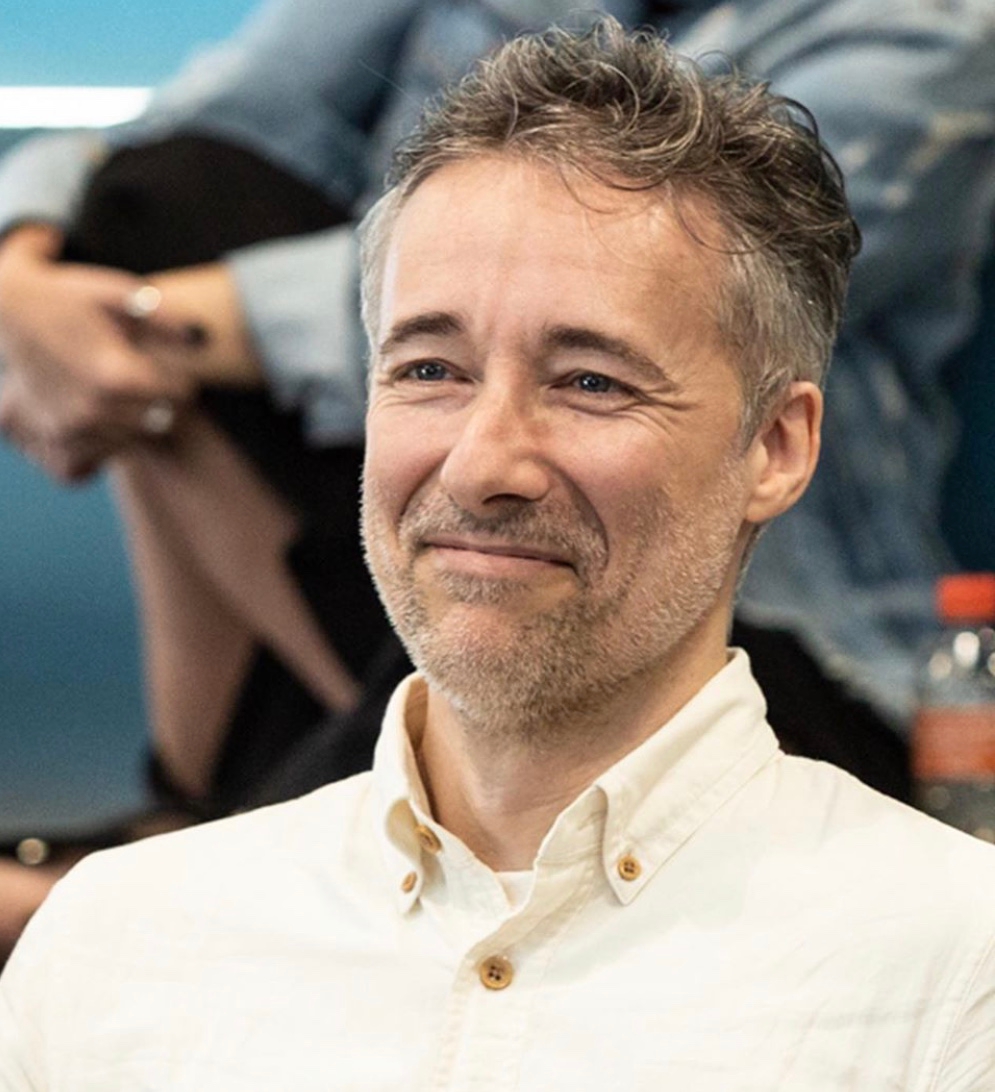 O que é Comunicação Não-Violenta? Dominic Barter fala sobre a pesquisa ...