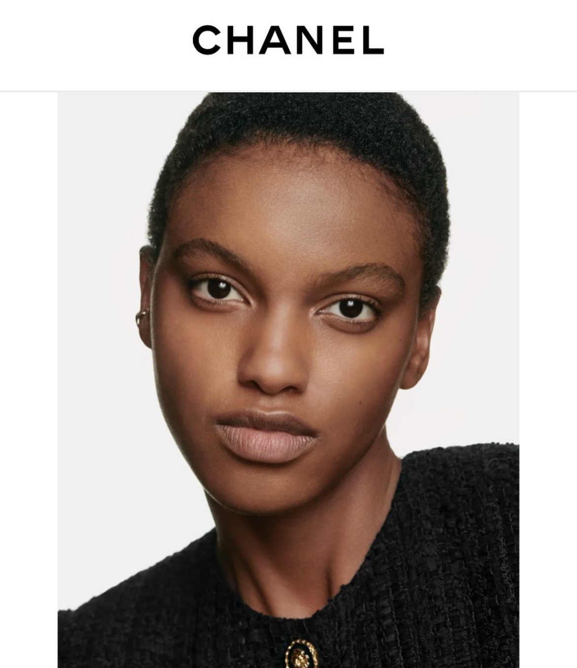 Modelo brasileira Ana Barbosa estrela nova campanha mundial da Chanel