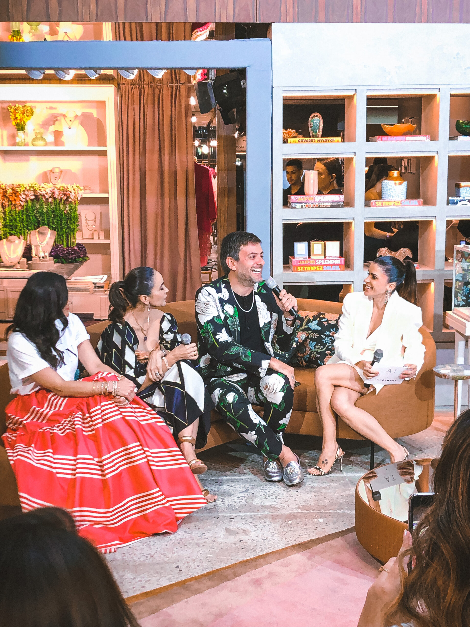 AT Jewel e The Closet promovem bate-papo com Bruno Astuto