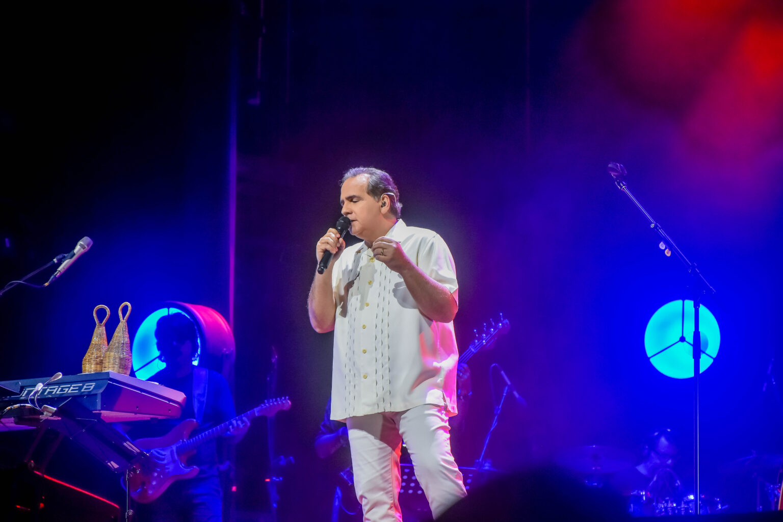 Ricardo Bacelar apresenta show 'Congênito' em Fortaleza