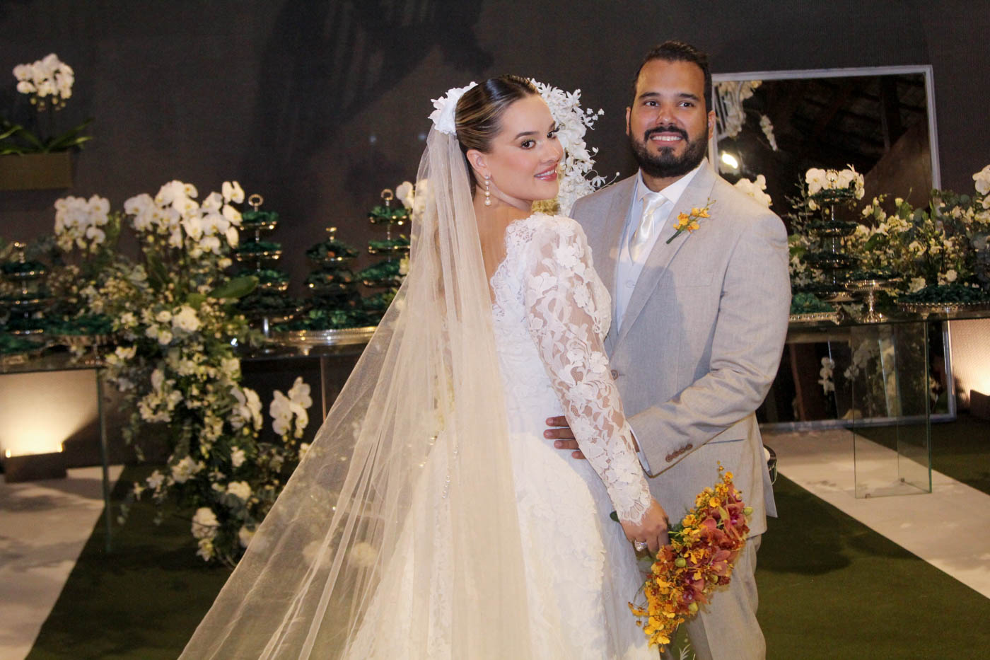 Ana Paula Freire e Helder Alencar oficializam união em cerimônia ...