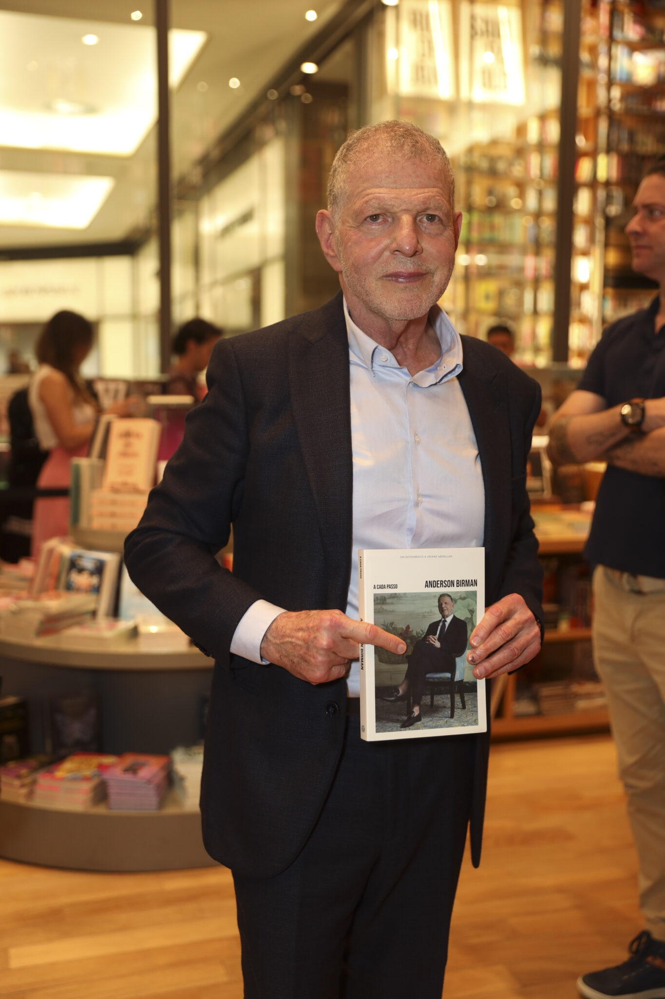 Anderson Birman, fundador da Arezzo&Co, lança livro de memórias empresarial