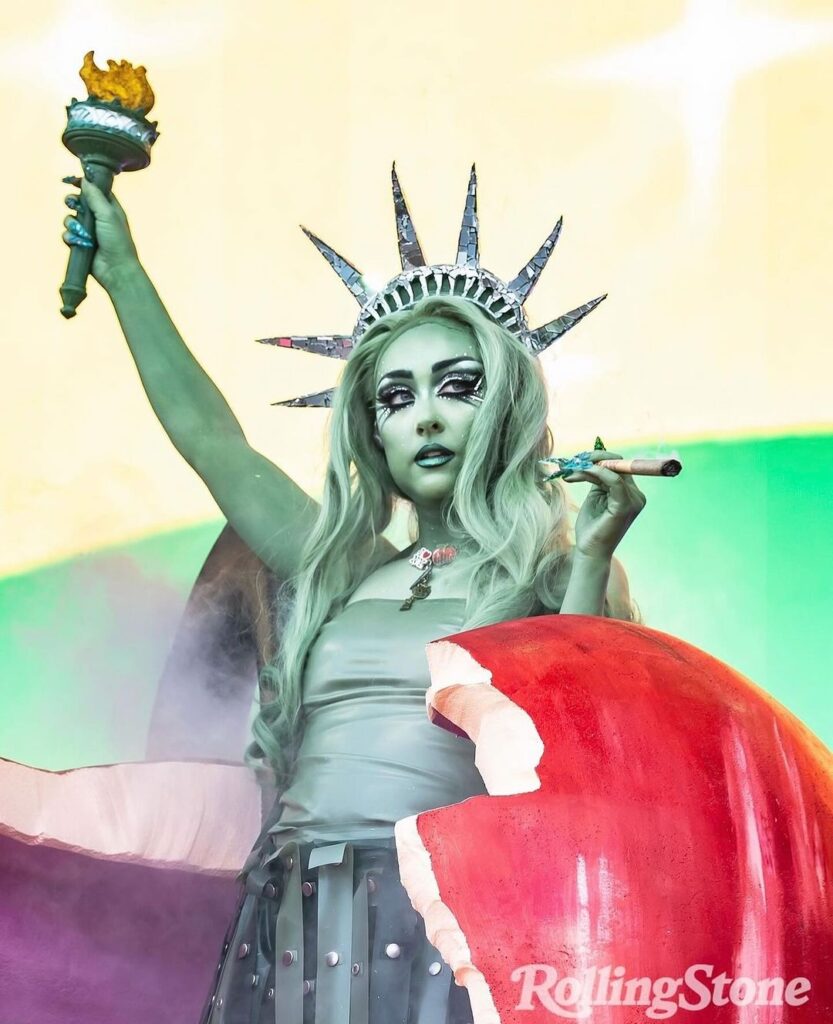 Chappell Roan: conheça a trajetória da cantora que estourou em 2024