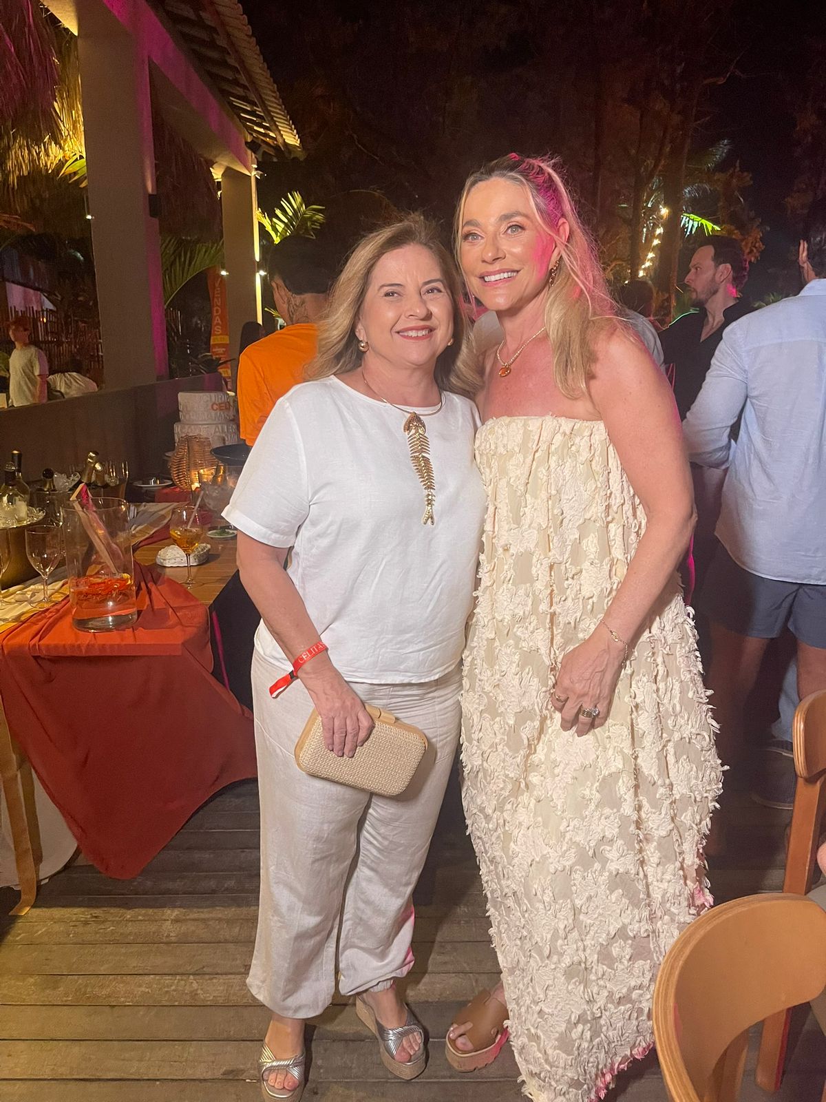 Célia Magalhães celebra aniversário em grande estilo no Cumbuco